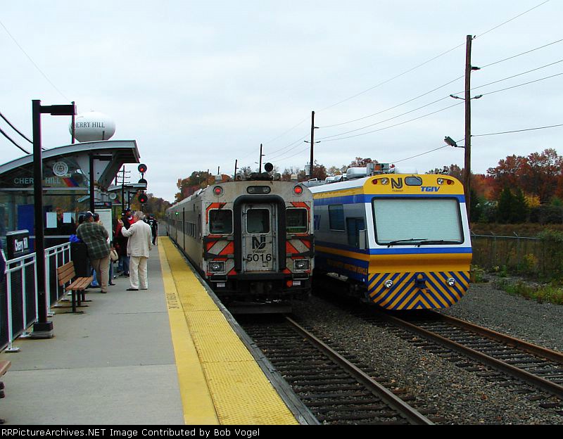 NJT Comet IV 5016 and TGIV
